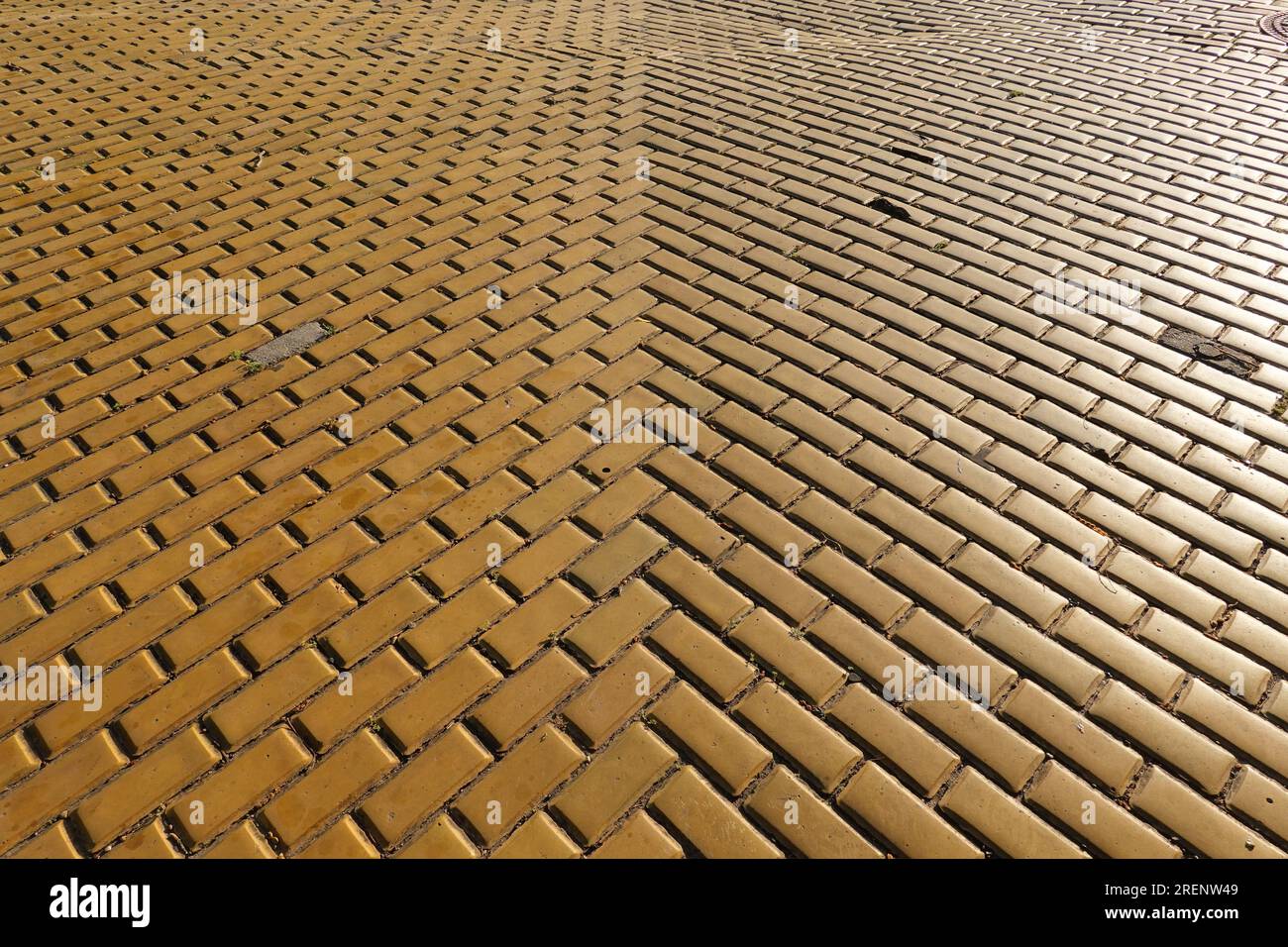 Budapest, historische Keramit-Pflasterung // Budapest, historic Keramit ...