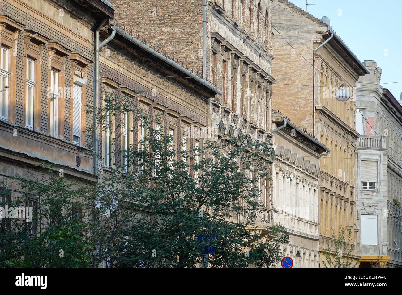 Budapest, Gründerzeitfassaden in den Rosza utca // Budapest, Old Houses ...