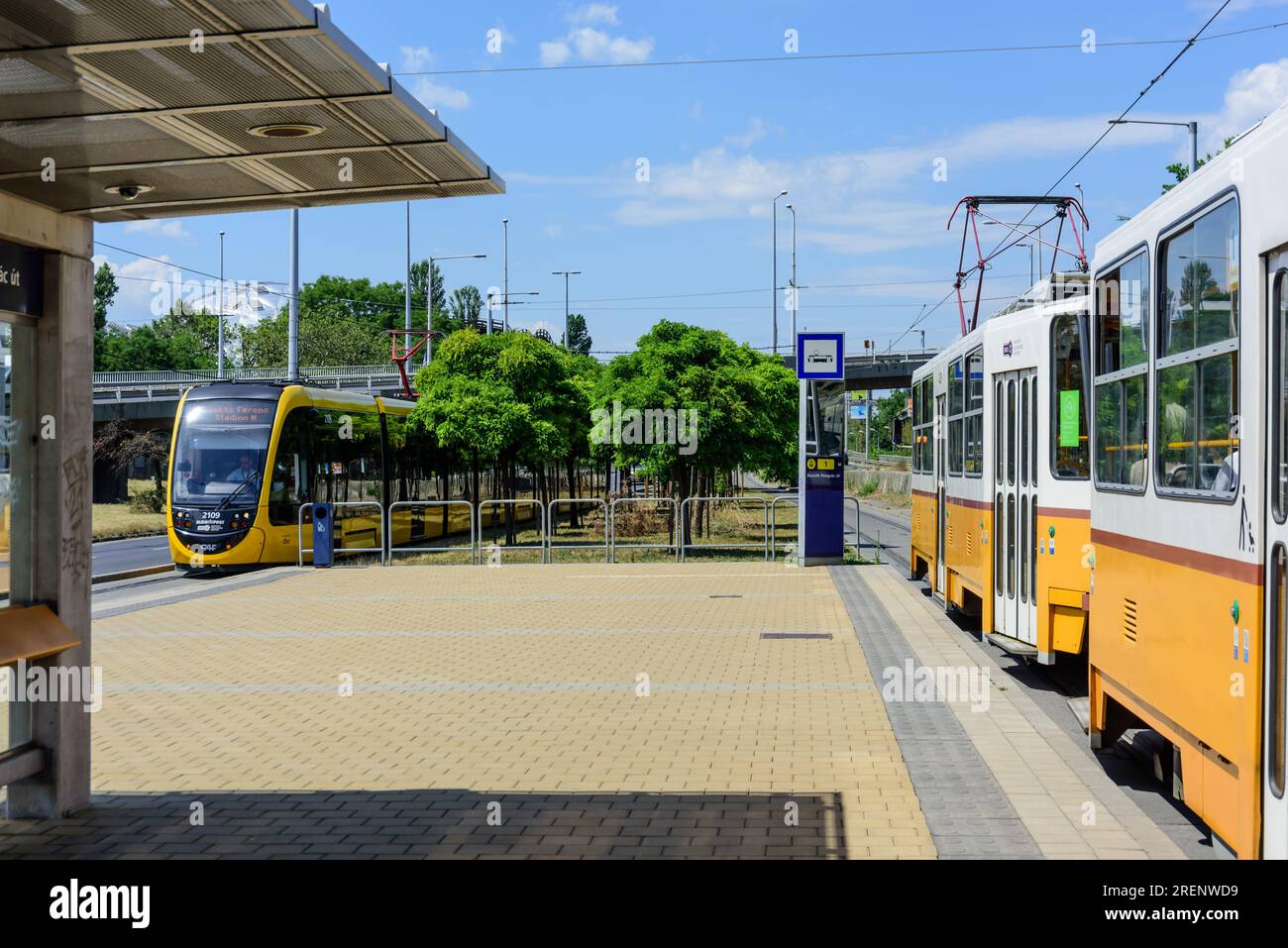 Budapest, Straßenbahn, Kacsóh Pongrác út // Budapest, Tramway ...
