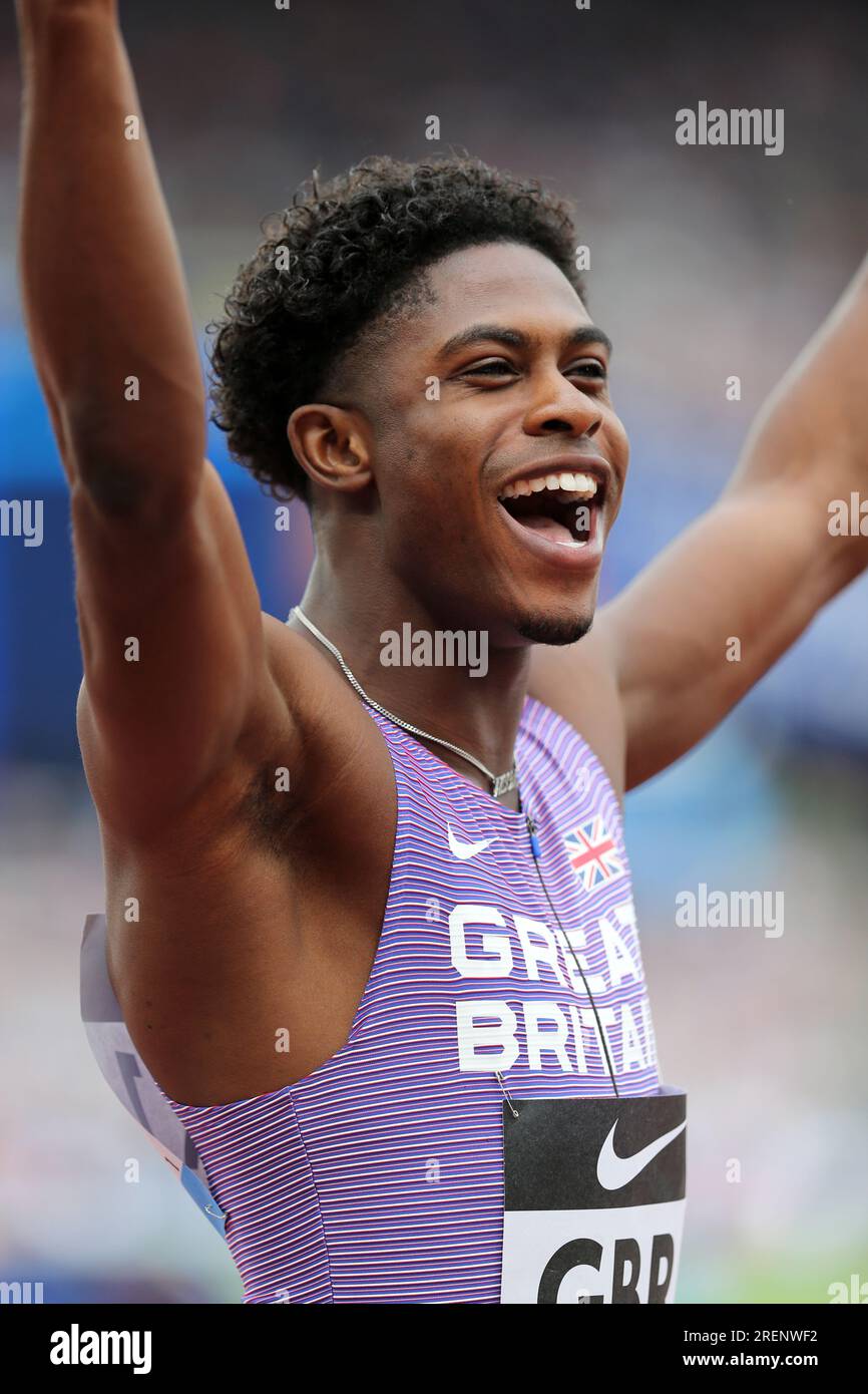 Jeremiah AZU on the first leg for team Great Britain 2 in the Men's 4 x ...
