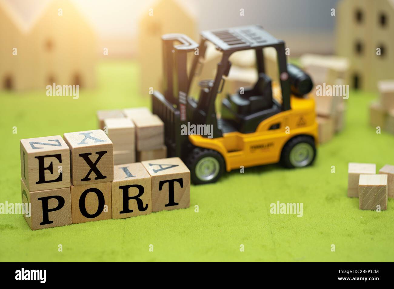 forklift truck with wood block with word EXPORT toy decoration for ...