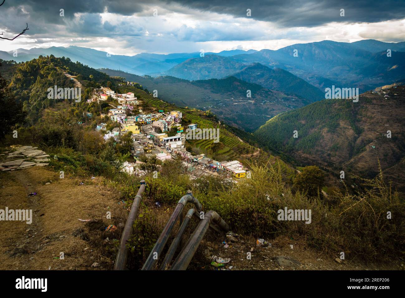 Piping downhill hi-res stock photography and images - Alamy