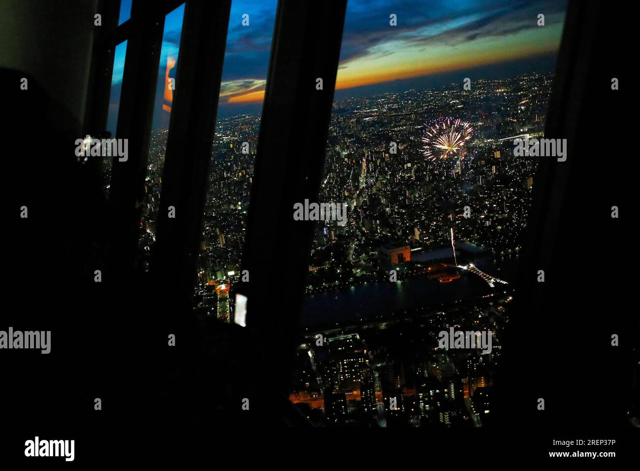 Sumidagawa fireworks festival hi-res stock photography and images - Alamy