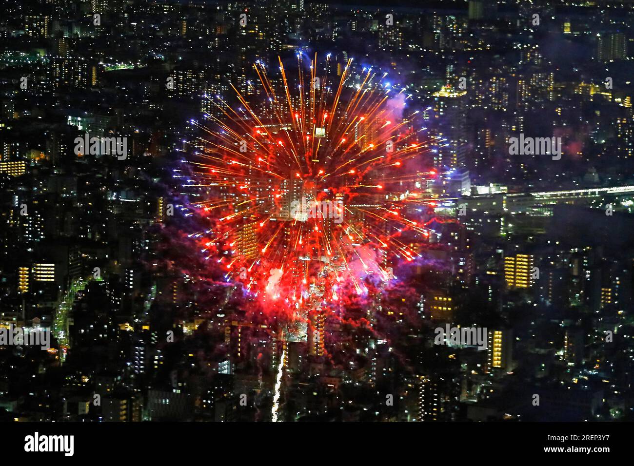 Sumidagawa fireworks hi-res stock photography and images - Alamy