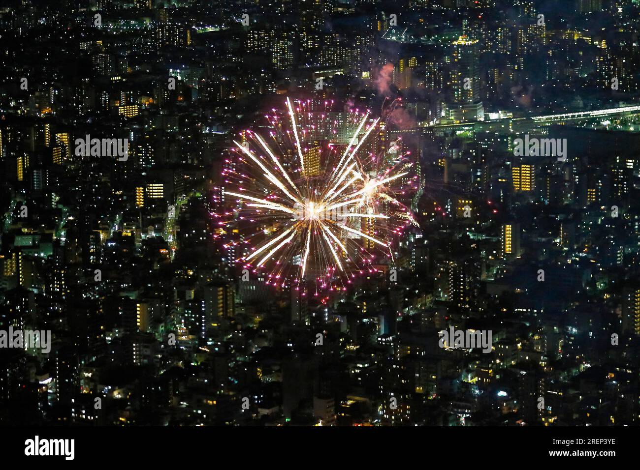 Sumidagawa fireworks hi-res stock photography and images - Alamy