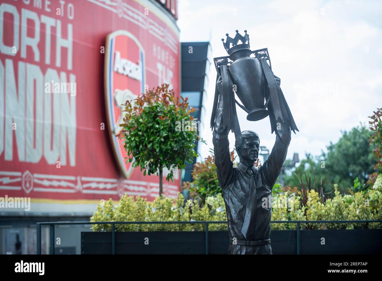 Arsenal invincibles trophy hi-res stock photography and images - Alamy