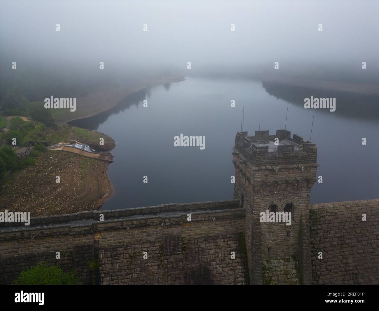Howden Dam at Hope Valley Reservoir in the Peak District. England Stock ...