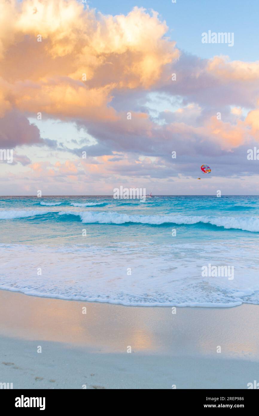 Recreational sport beach kiting hi-res stock photography and images - Alamy