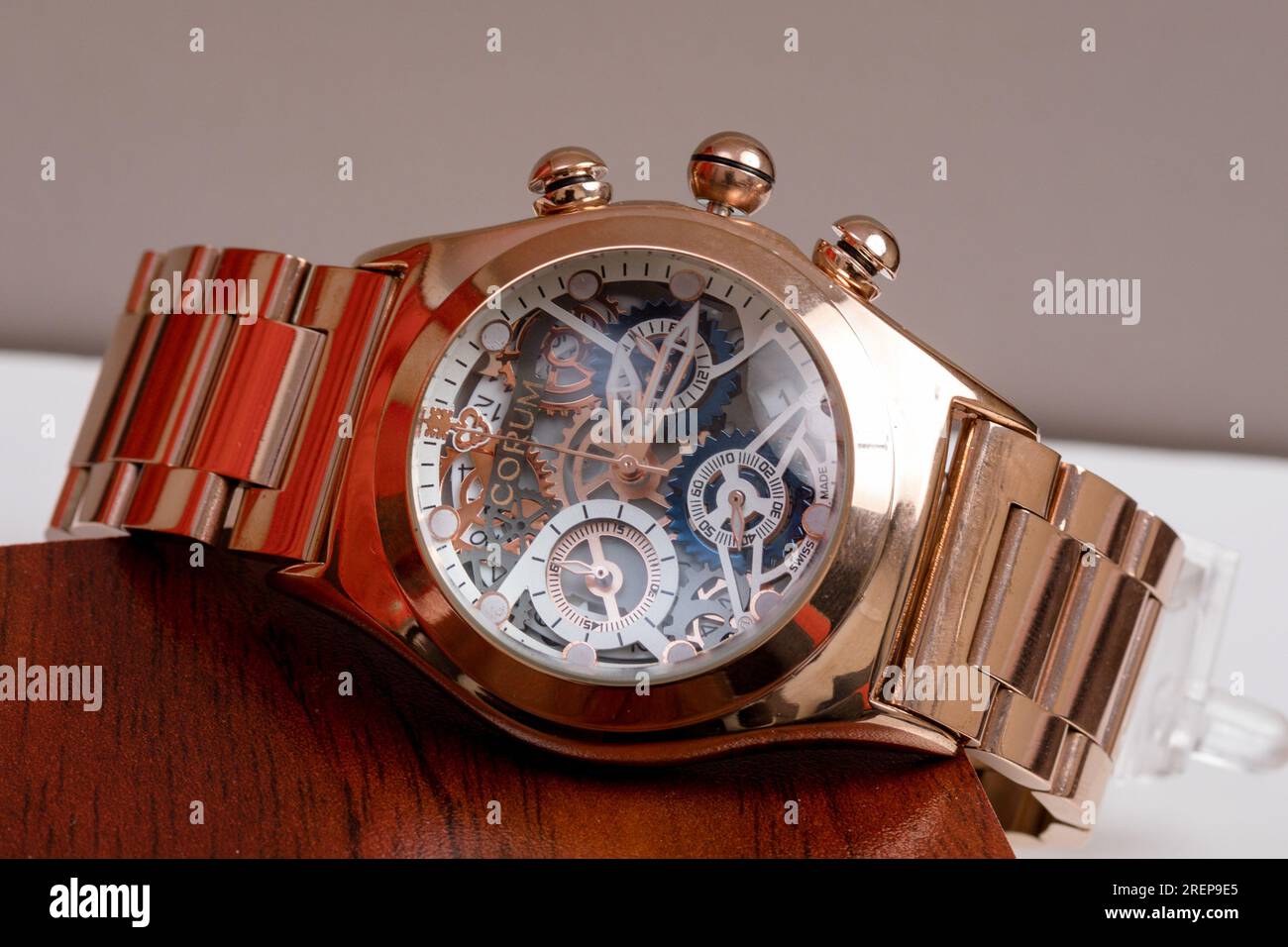 Hand wrist watch clock time designer luxury classic product items in ...