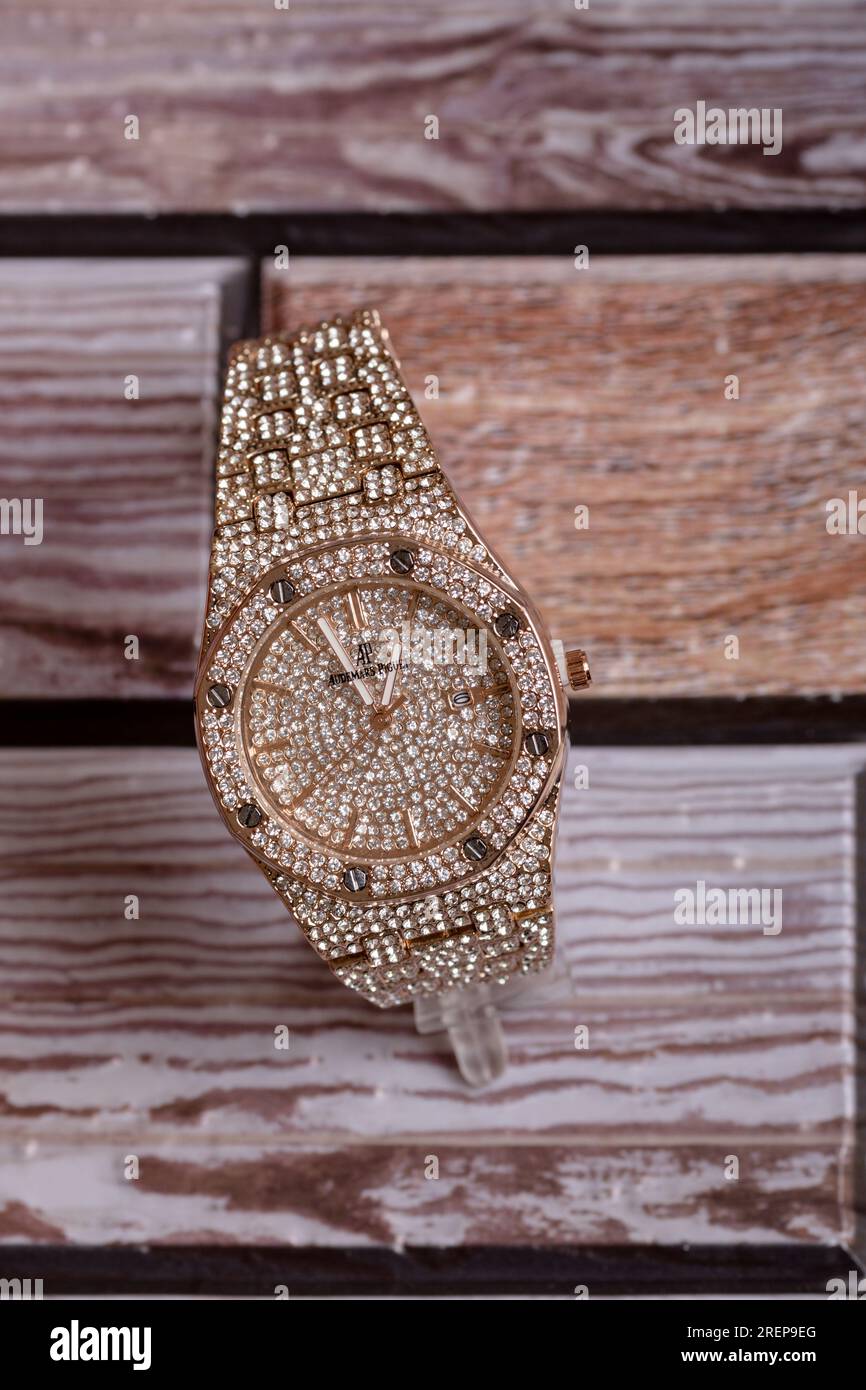 Hand wrist watch clock time designer luxury classic product items in ...