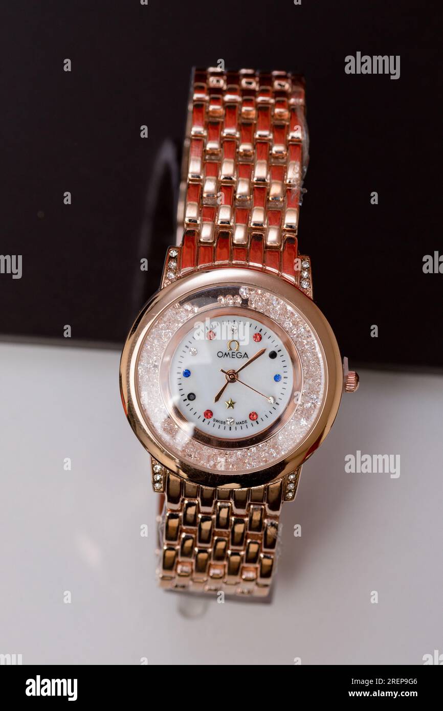 Hand wrist watch clock time designer luxury classic product items in ...