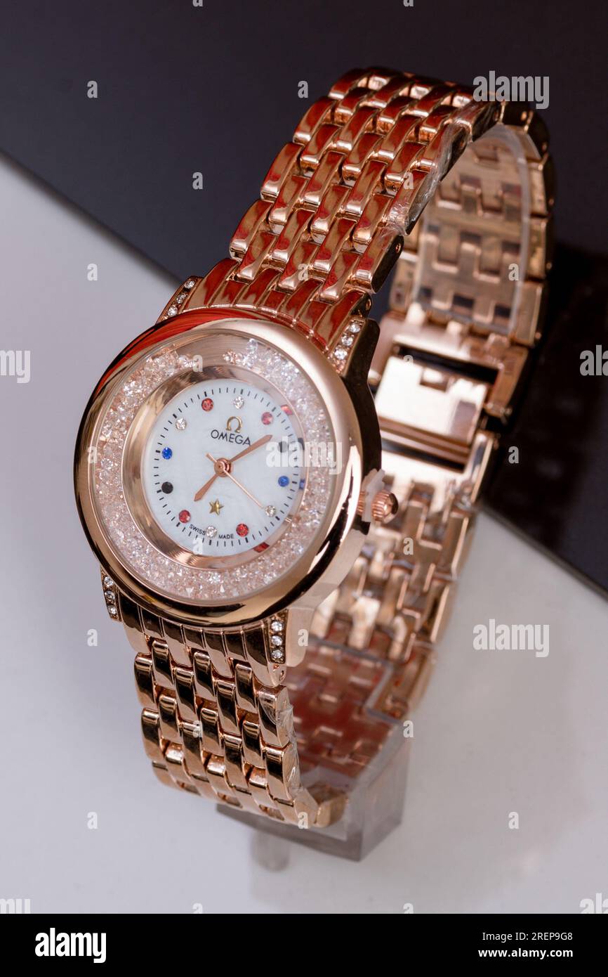 Hand wrist watch clock time designer luxury classic product items in ...