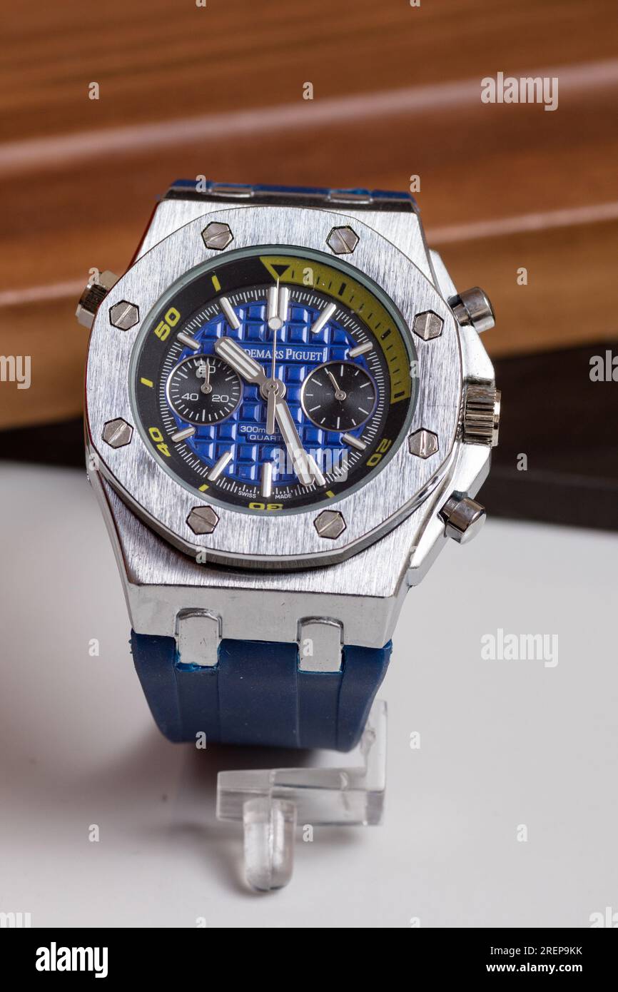 Hand wrist watch clock time designer luxury classic product items in ...