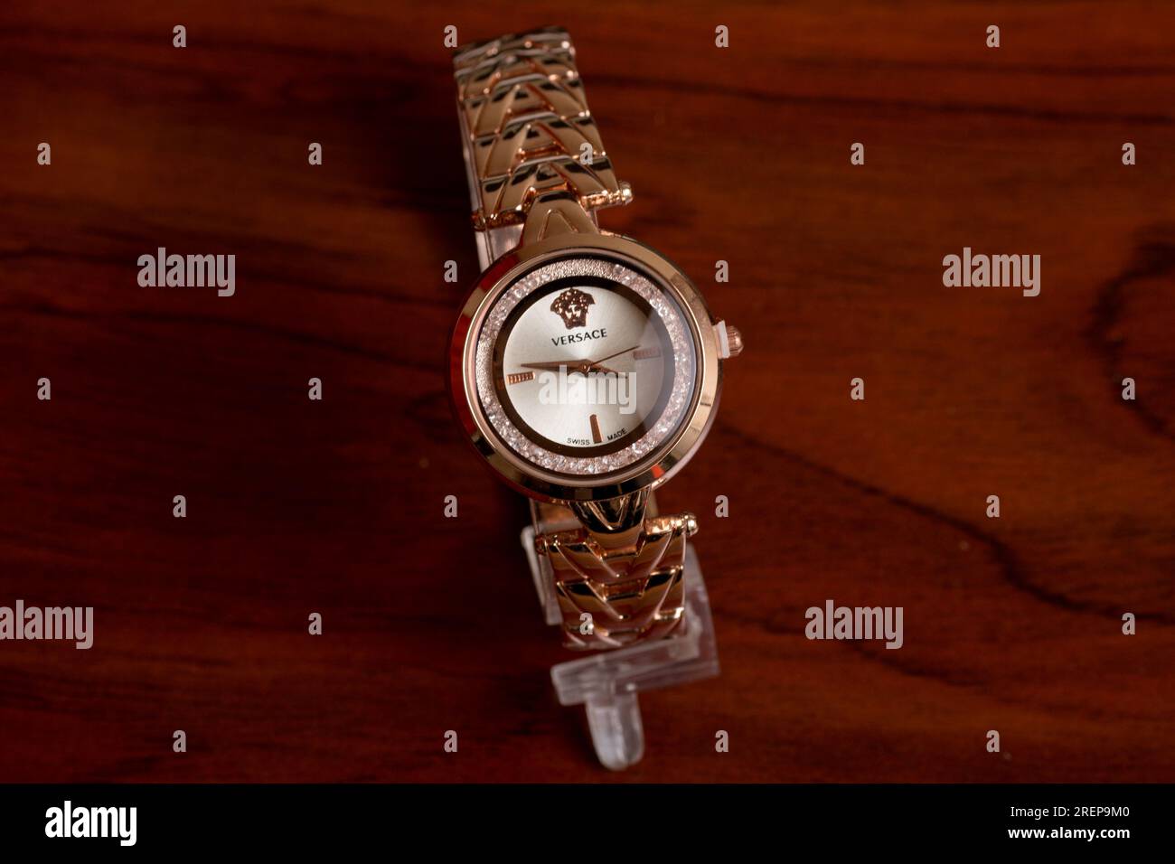 Hand wrist watch clock time designer luxury classic product items in ...