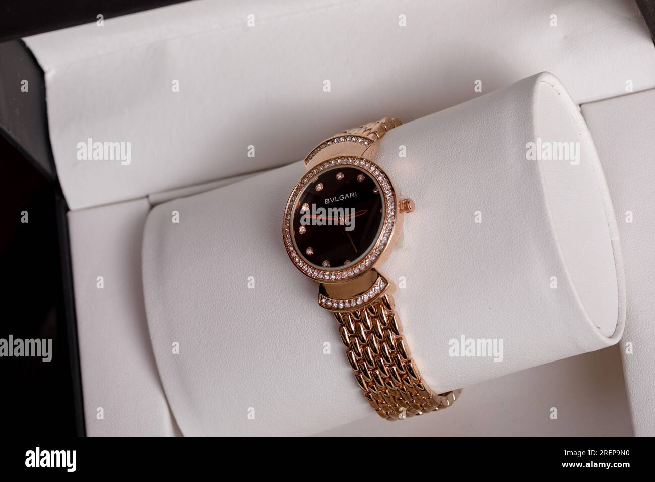 Hand wrist watch clock time designer luxury classic product items in ...