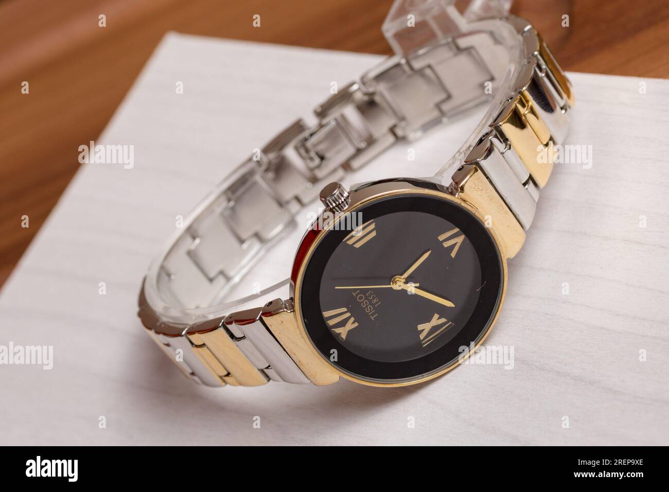 Hand wrist watch clock time designer luxury classic product items in ...