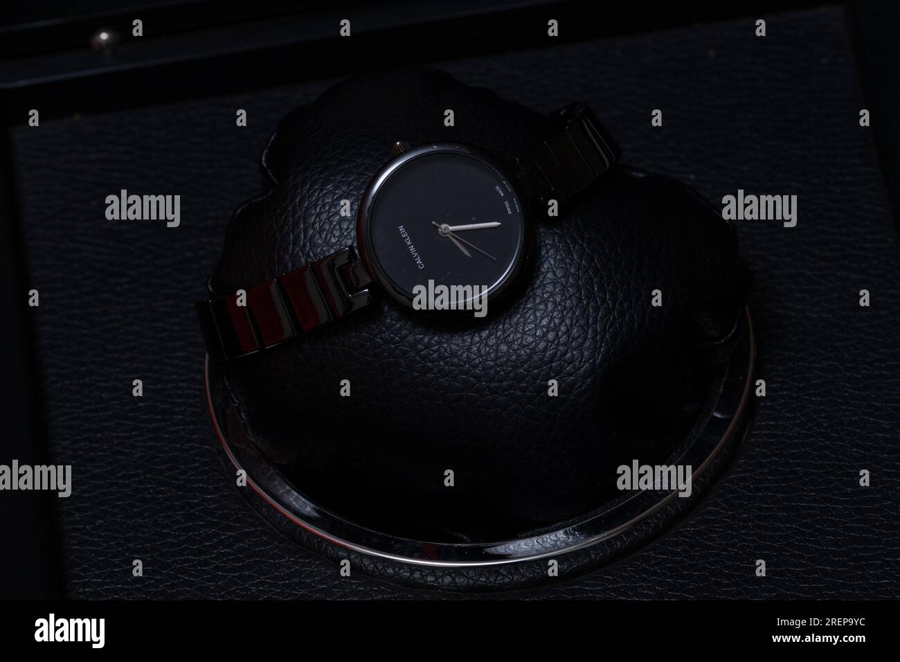 Hand wrist watch clock time designer luxury classic product items in ...