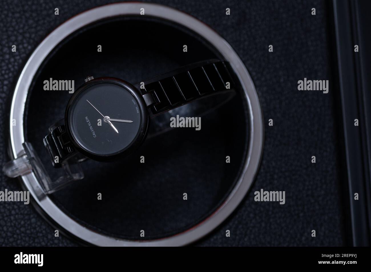 Hand wrist watch clock time designer luxury classic product items in ...