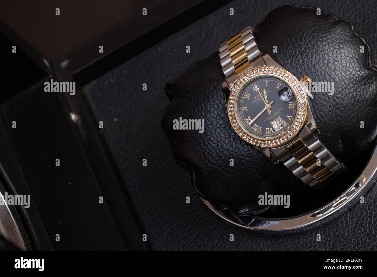 Hand wrist watch clock time designer luxury classic product items in ...