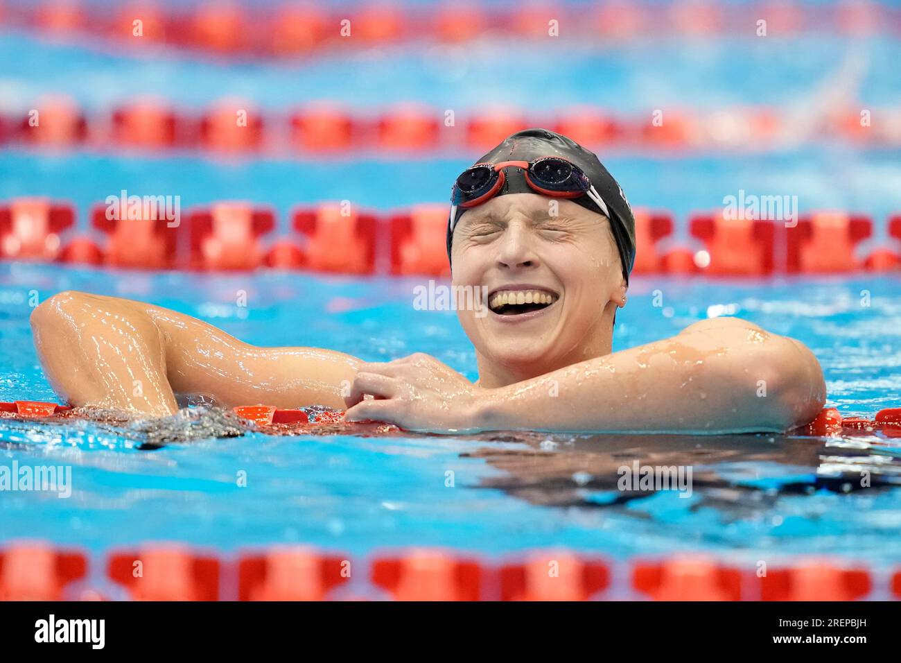 Katie Ledecky of the U.S. celebrates after winning the women's 800m ...