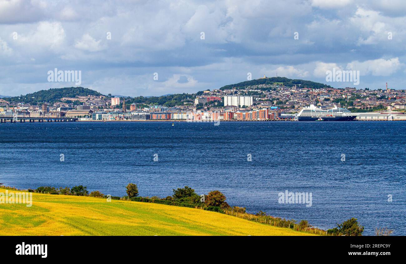 Azamara journey cruise dundee hi-res stock photography and images - Alamy