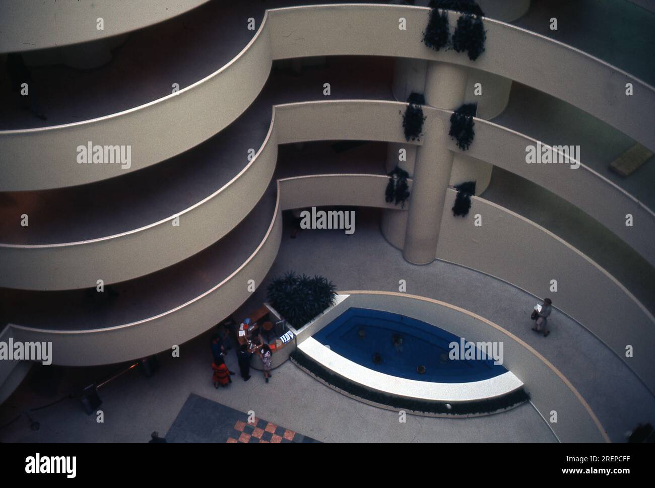 Salomon r guggenheim hi-res stock photography and images - Alamy