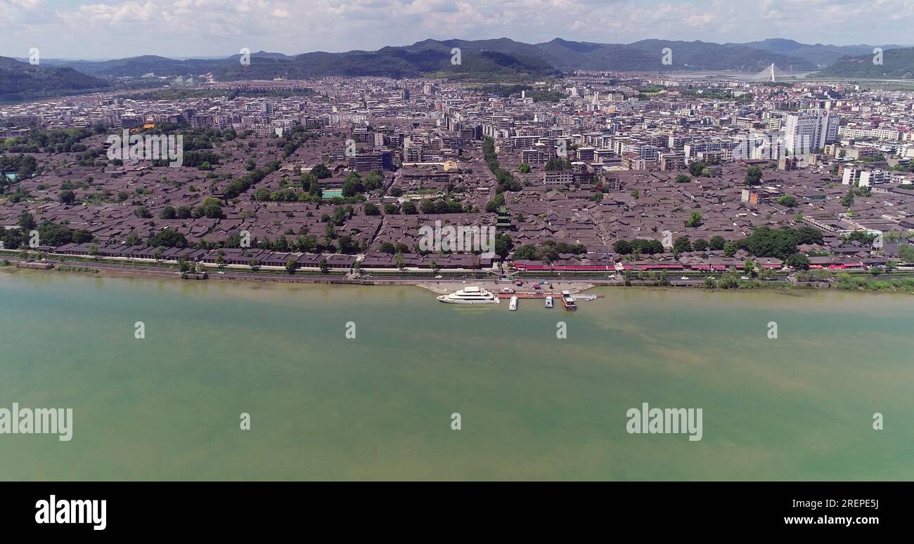 The ancient city of langzhong river hi-res stock photography and images ...