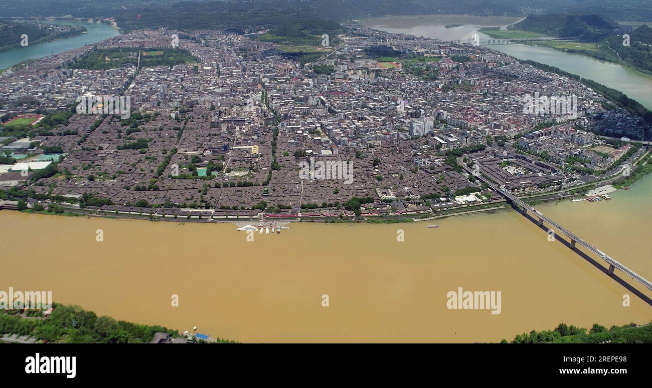 The ancient city of langzhong river hi-res stock photography and images ...