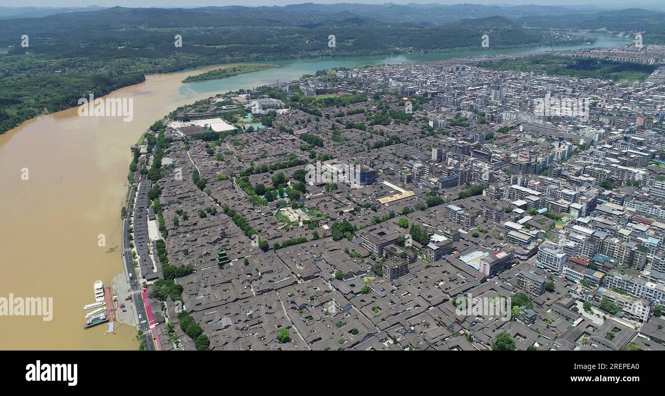 The ancient city of langzhong river hi-res stock photography and images ...