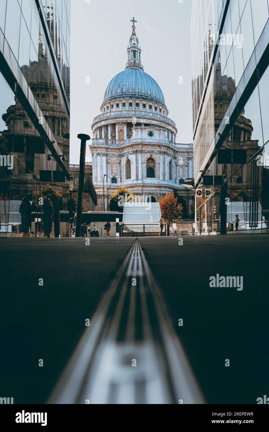Historical landmark in city with impressive architecture and skyline ...