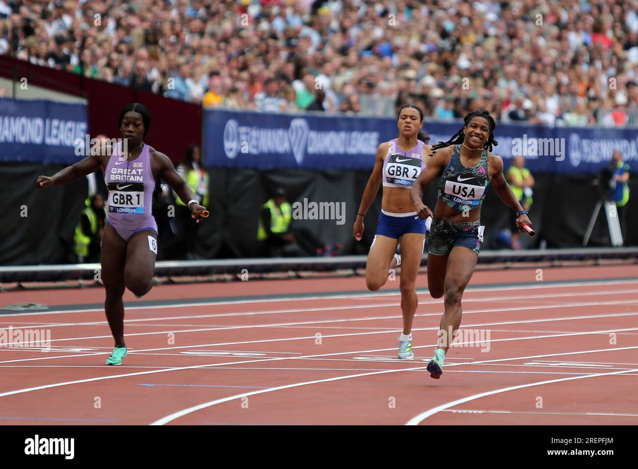 Aleia HOBBS (United States of America) crossing the finish line in the ...