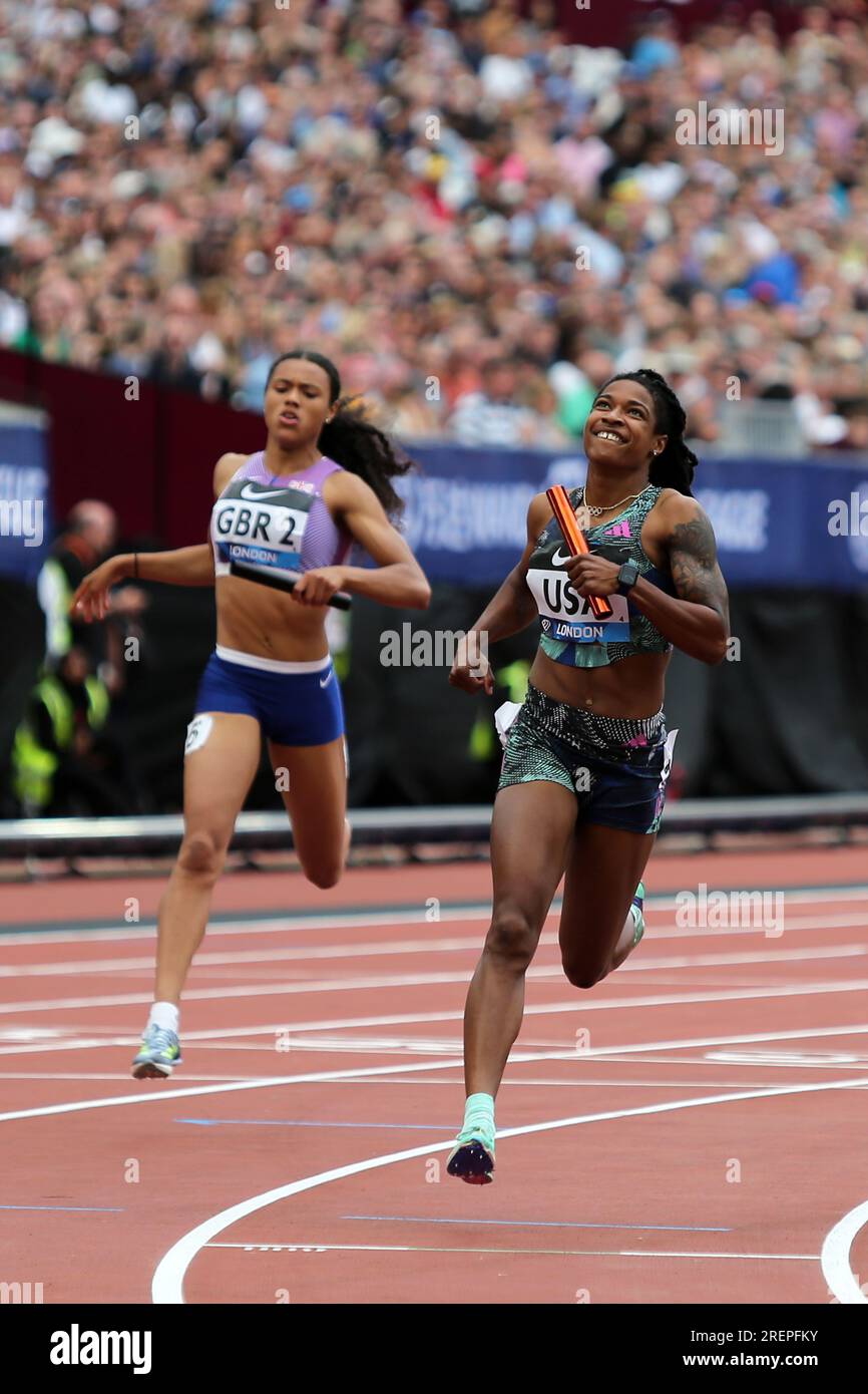 Aleia HOBBS (United States of America) crossing the finish line in the ...