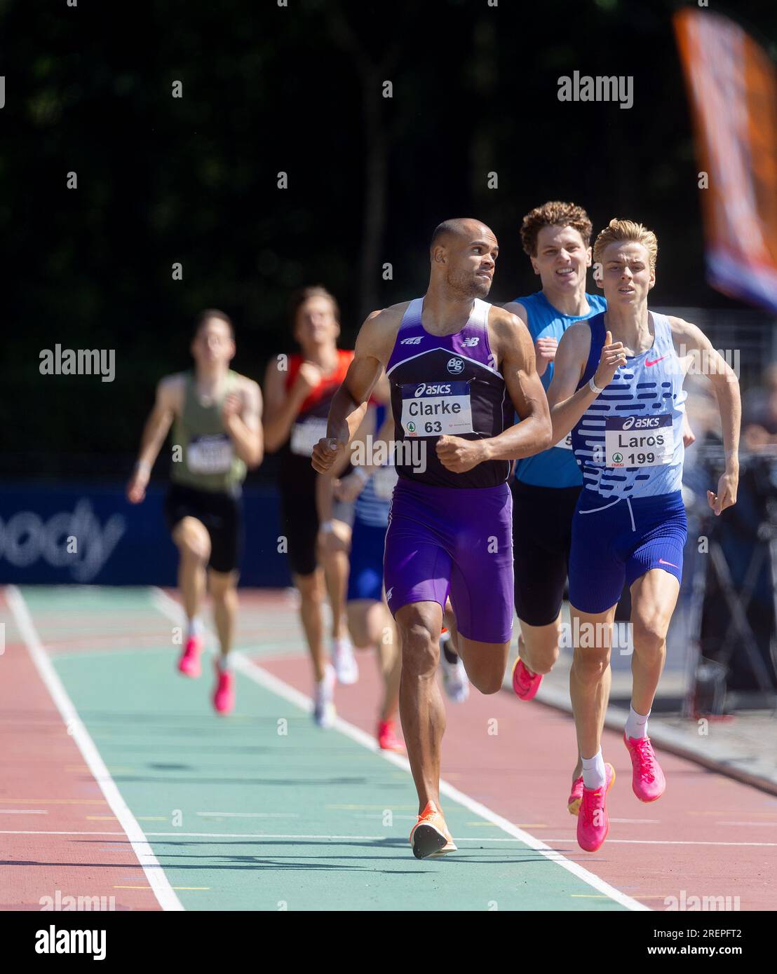 BREDA - Ryan Clarke and Niels Laros during the 800 meters final on the second day of the Dutch ...