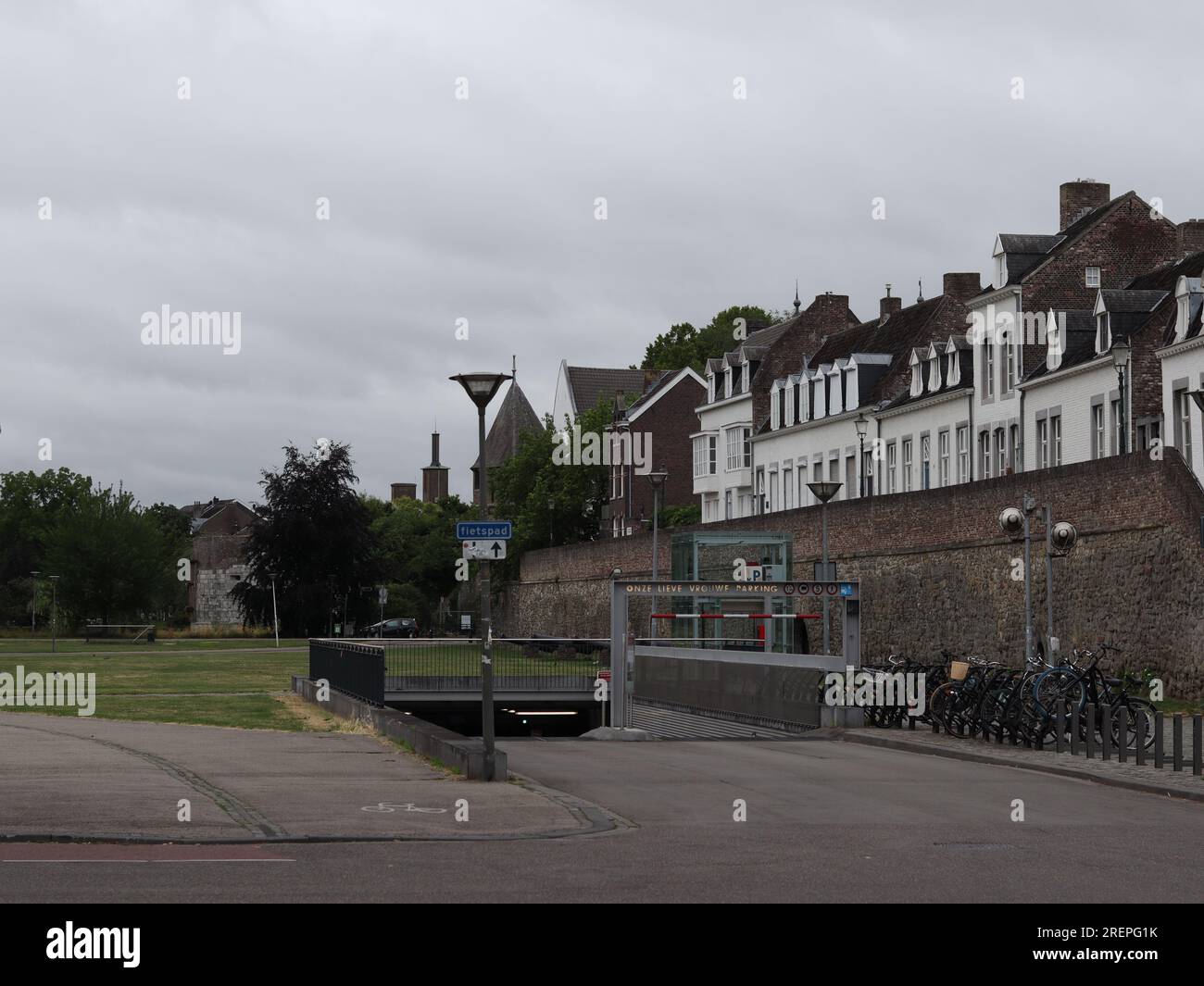 Onze Lieve Vrouwewal (was part of the first and second medieval city ...
