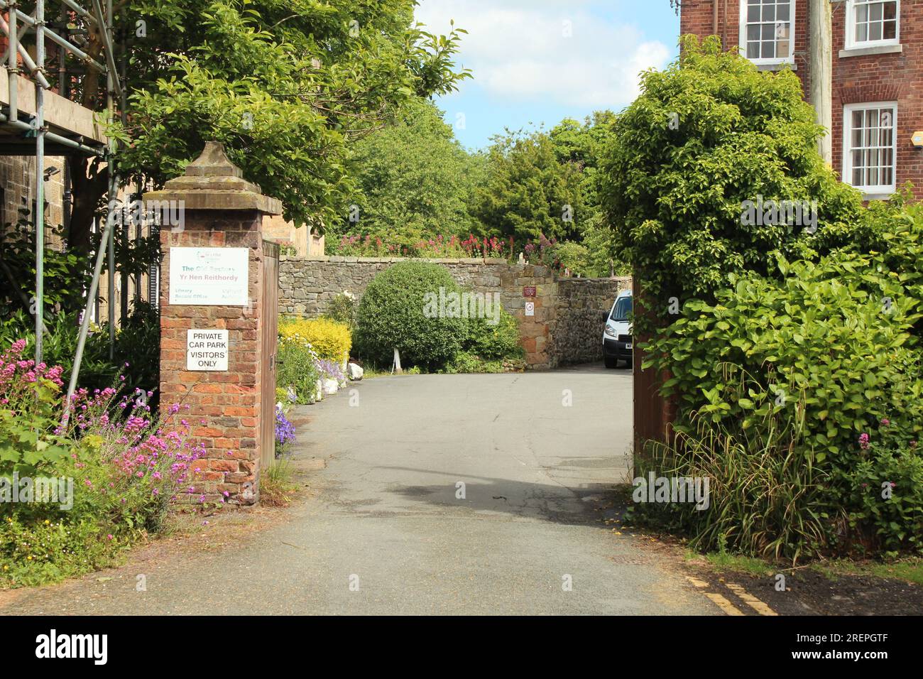 Hawarden village hi-res stock photography and images - Alamy