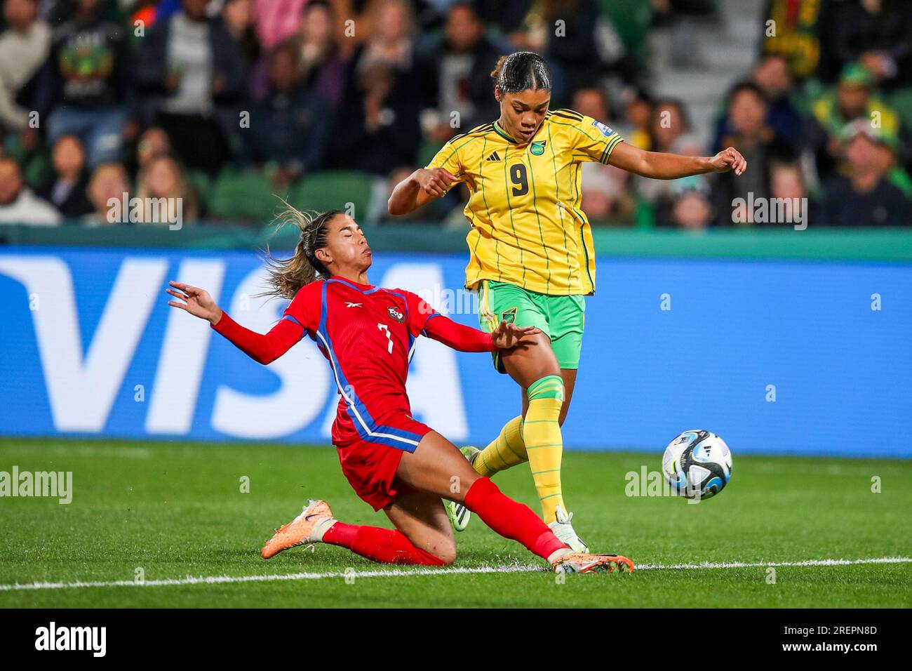 Jamaica's Kameron Simmonds, right, vies for the ball with Panama's ...