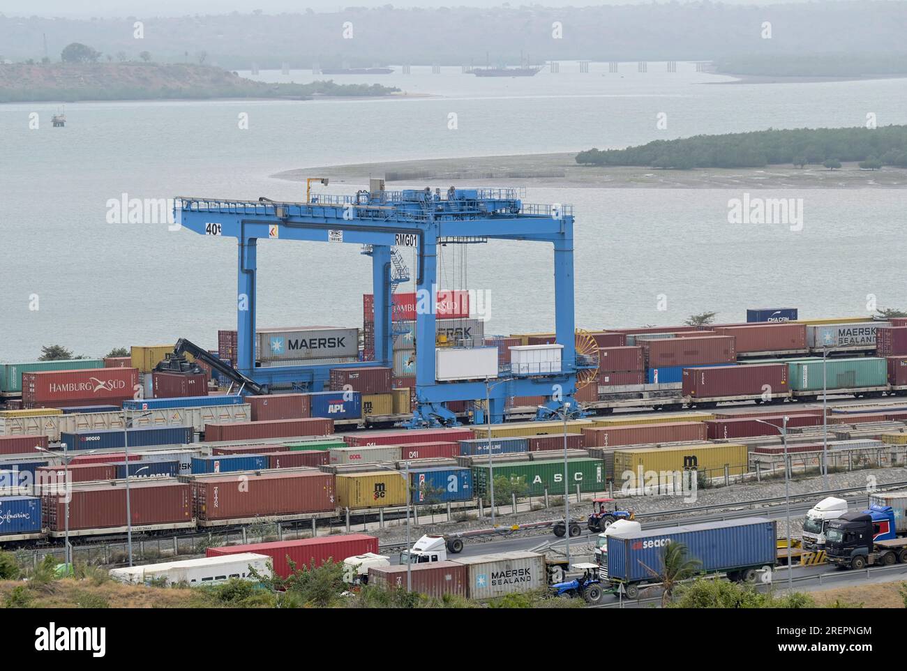 KENYA, Mombasa, seaport , container railway loading terminal CDN ...