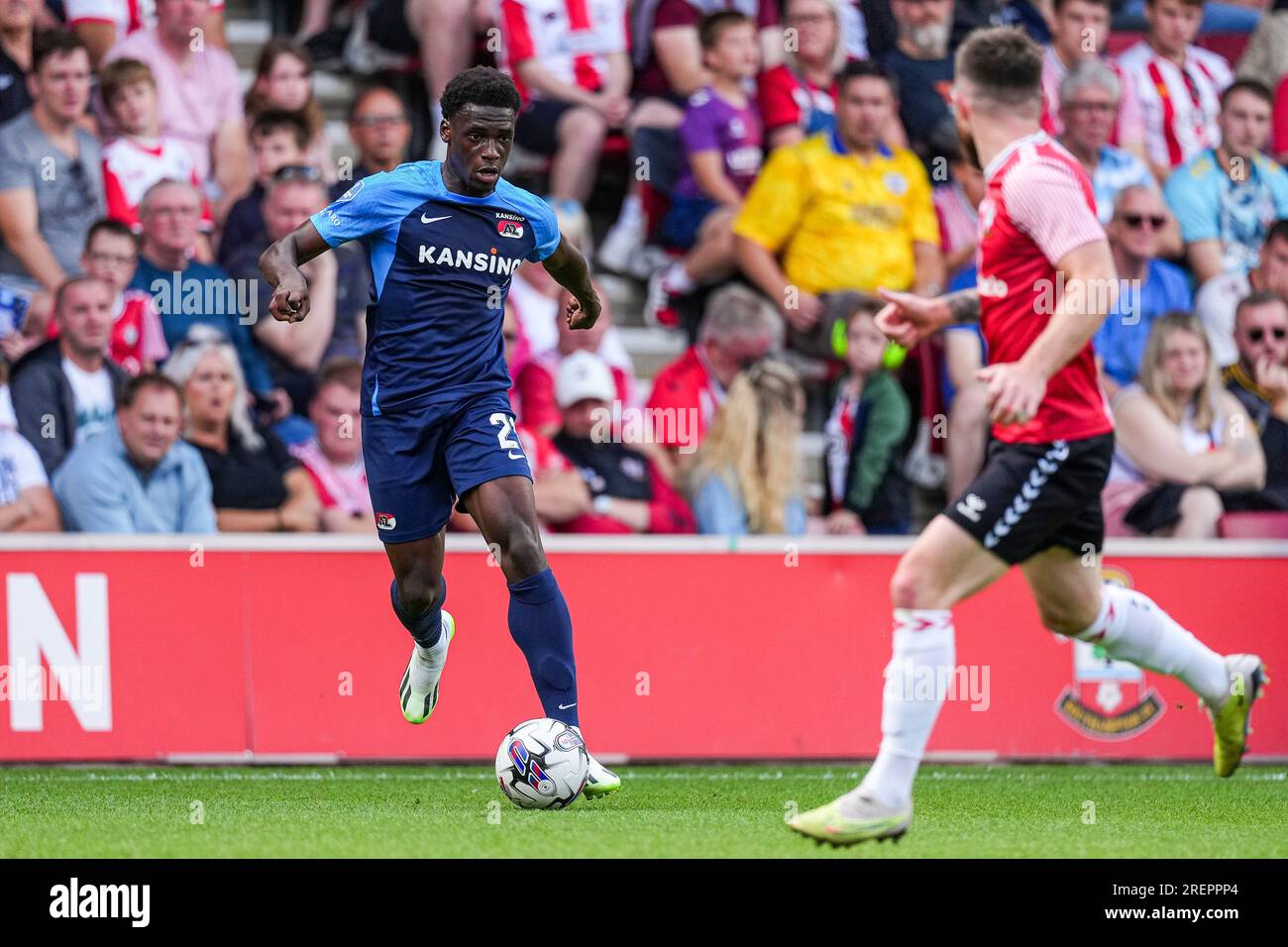 SOUTHAMPTON - (lr) Ernest Poku of AZ Alkmaar, Ryan Manning of ...