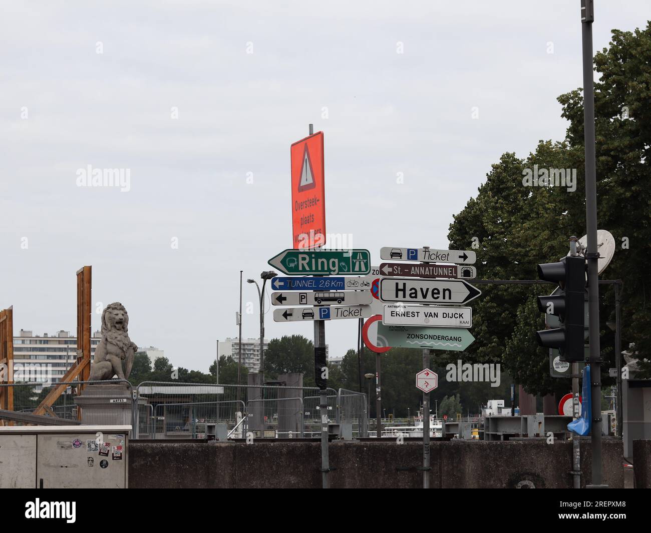 Street signs in Antwerp, Belgium Stock Photo - Alamy