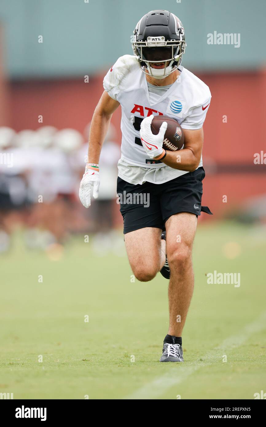 Atlanta Falcons wide receiver Drake London (5) runs the ball during the ...