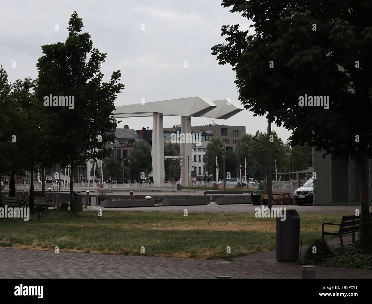 Londenbrug Bridge in Antwerp, Belgium Stock Photo - Alamy