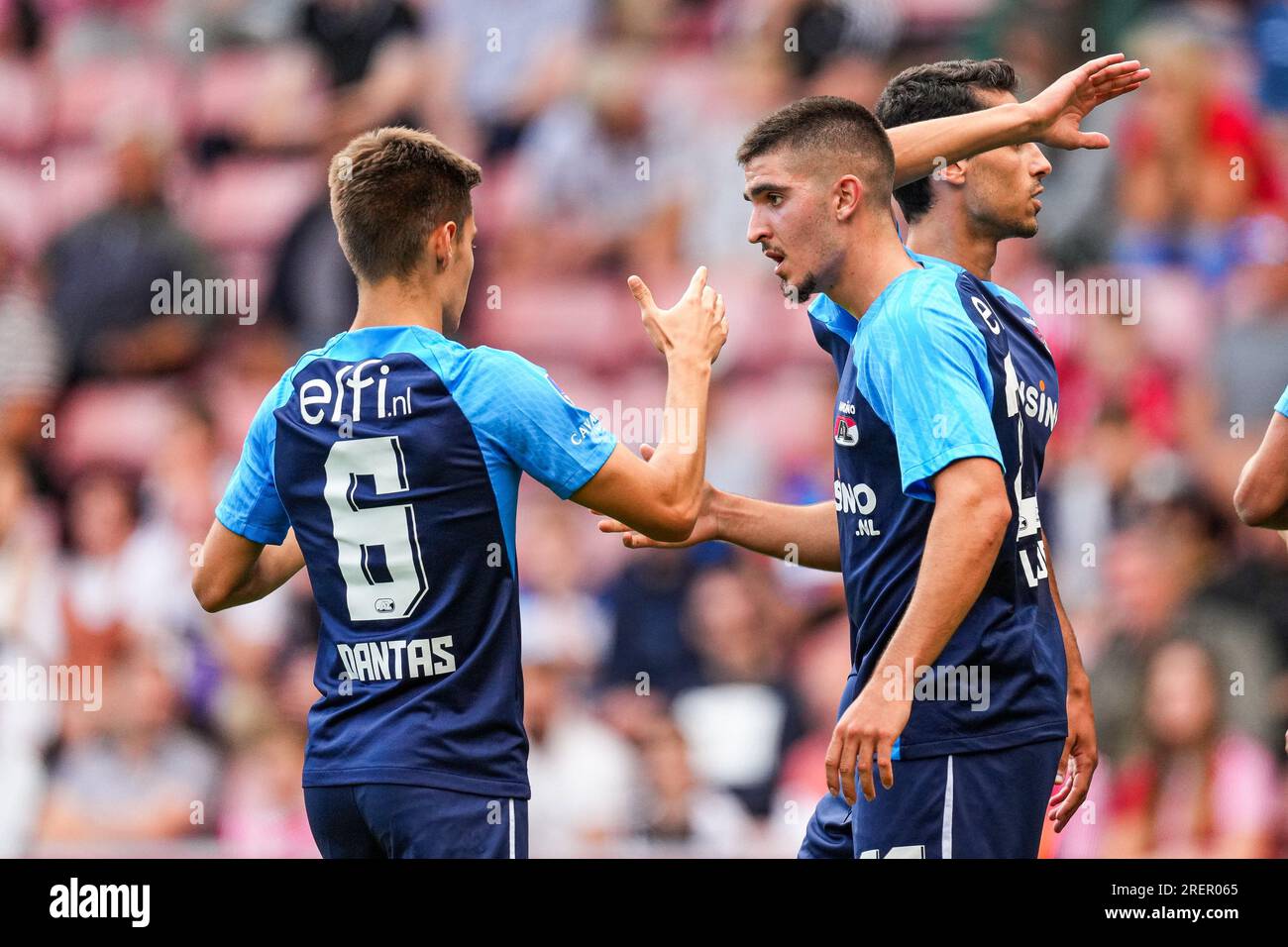 St mary's stadium crowd hi-res stock photography and images - Alamy