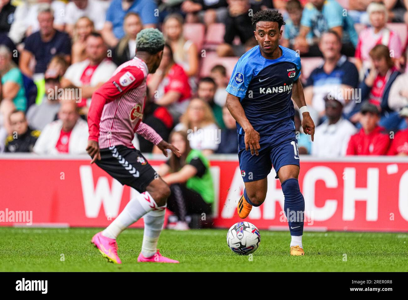 SOUTHAMPTON - (l-r) Kyle Walker-Peters of Southampton, Myron van ...