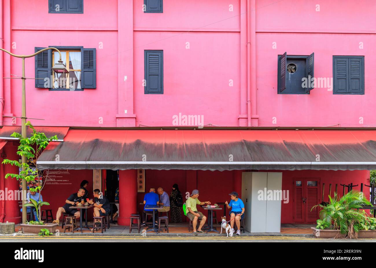 Singapore coffee shop hi-res stock photography and images - Alamy