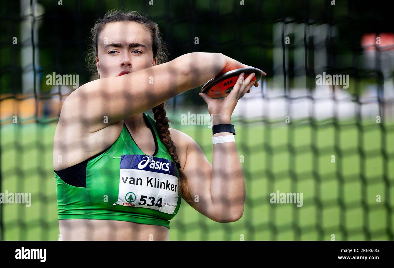 Athlete discus throw athletics discus hi-res stock photography and ...