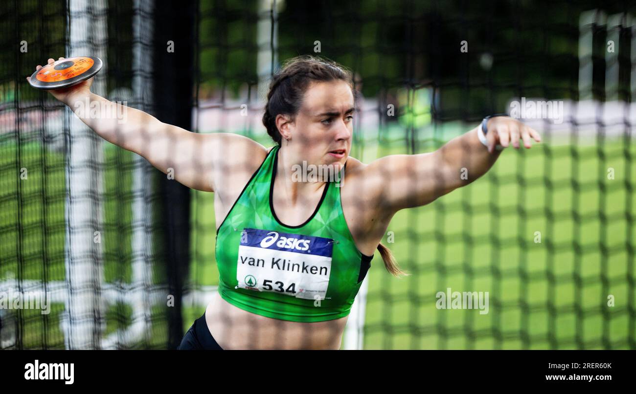 Athlete discus throw athletics discus hi-res stock photography and ...