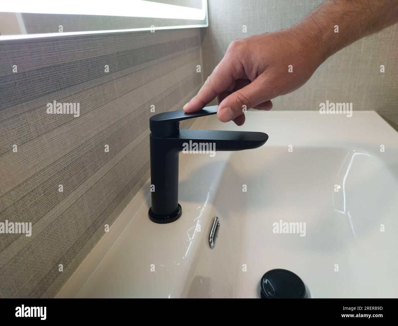 Hand closing hi-res stock photography and images - Alamy