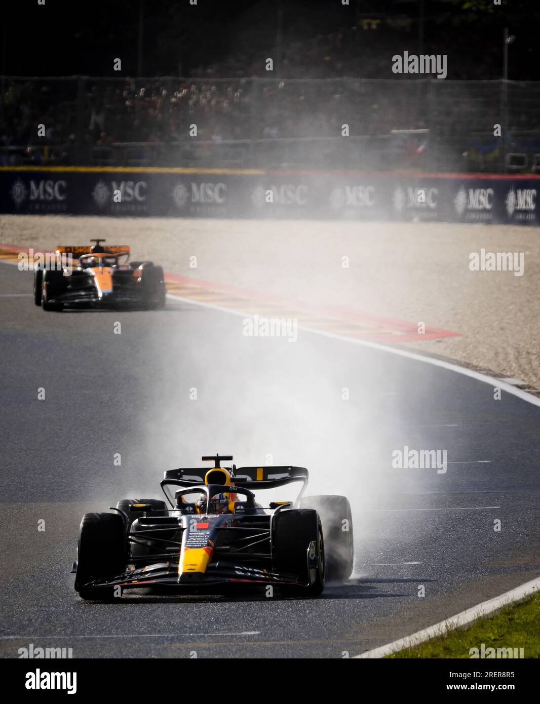 SPA - Max Verstappen (Red Bull Racing) and Oscar Piastri (McLaren) during the sprint race at the ...