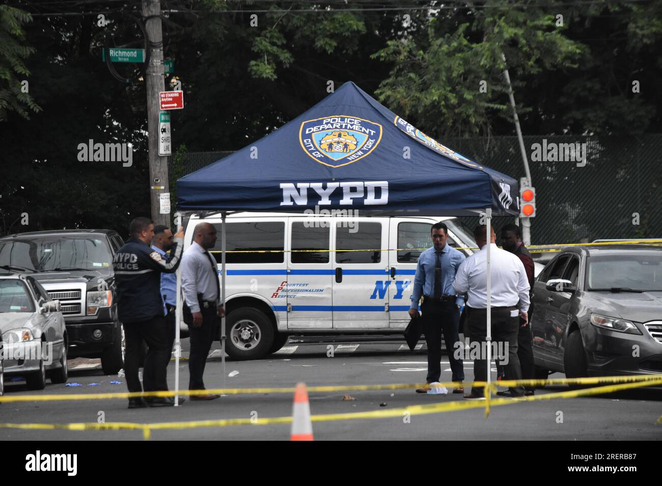 Evidence tent hi-res stock photography and images - Alamy