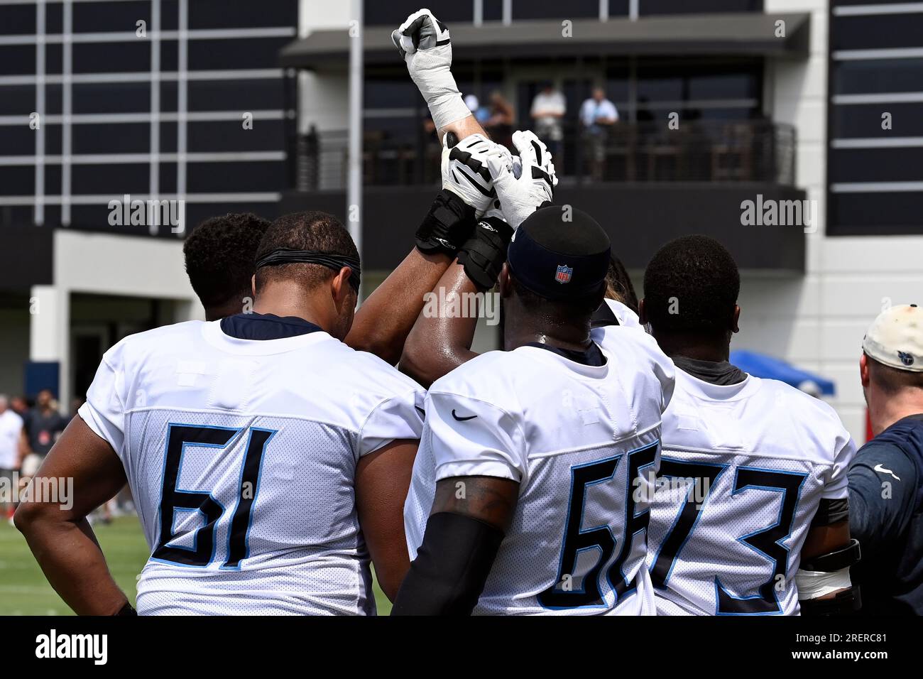 Tennessee Titans' John Ojukwu (61), Chris Hubbard (66), and Jamarco ...